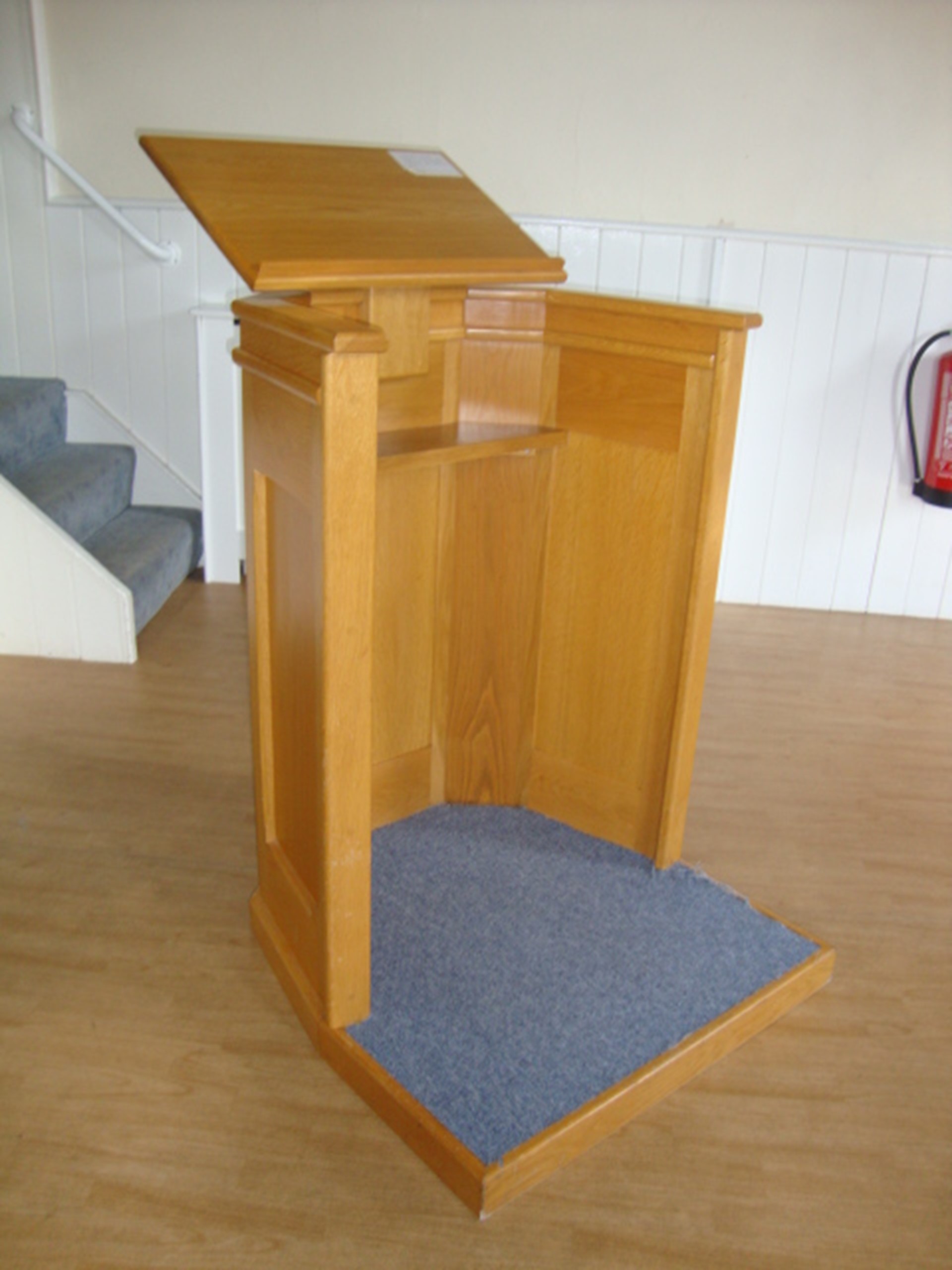 New Home wanted: Chairs and Pulpit | Southampton District Methodist Church